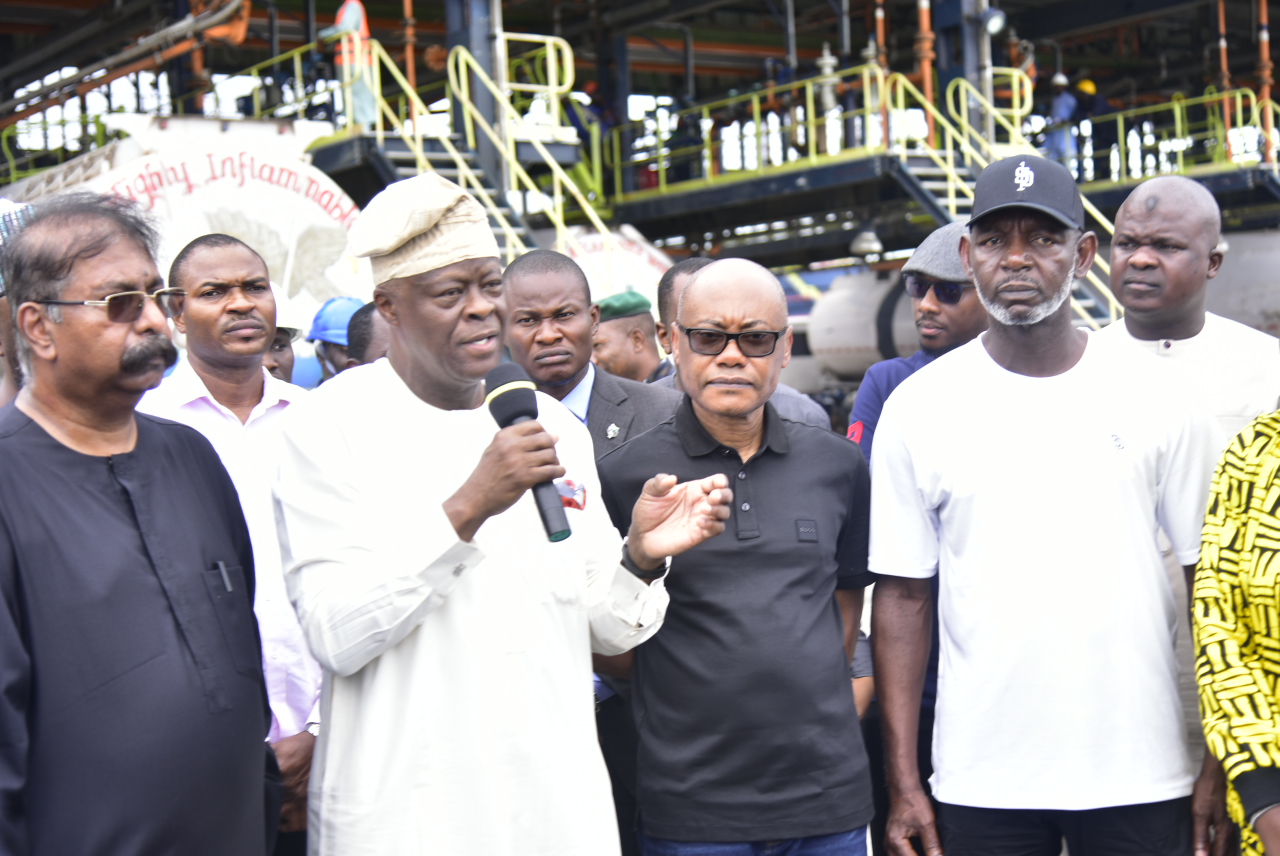 Lifting of petrol from Dangote Refinery marks return to industrialisation, local refining – FG ...